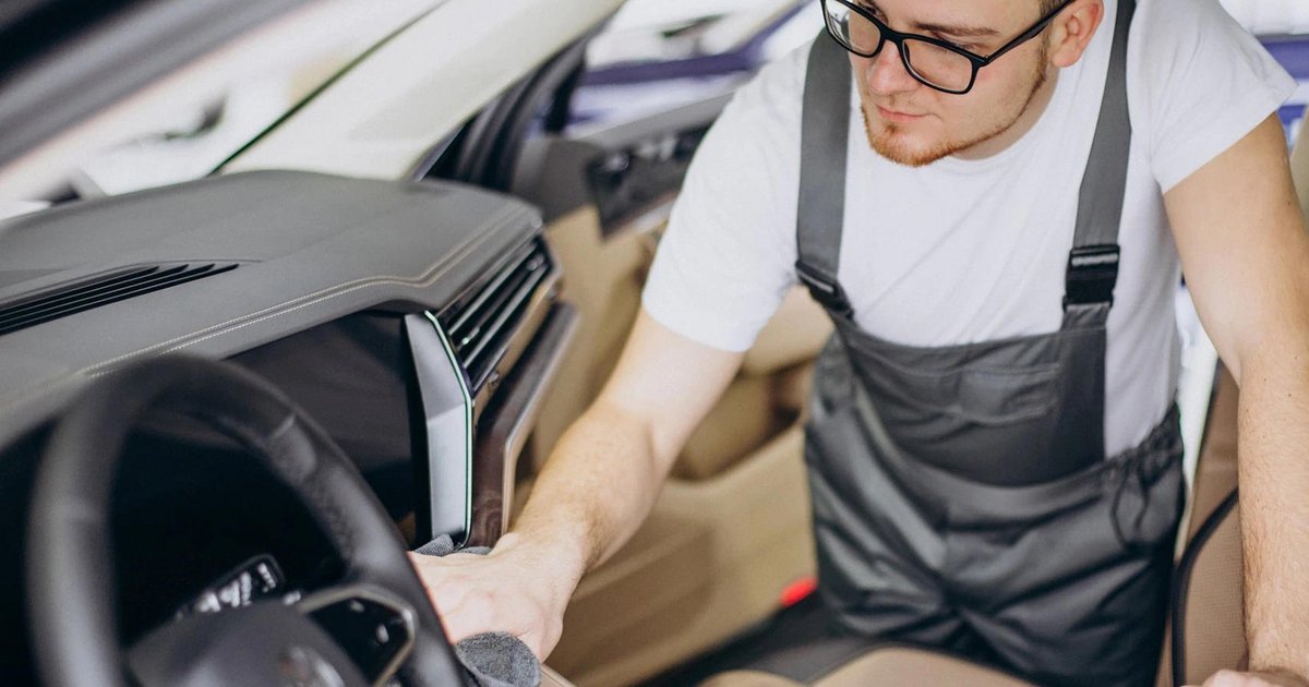 Fahrzeuginterieur-Mechaniker/-in ist dein Traumberuf?